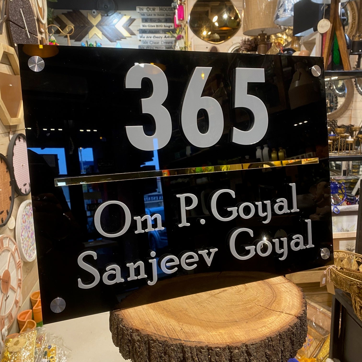 Minimalist Nameplates – Sleek Custom Acrylic & Metal – Nameplate Studio